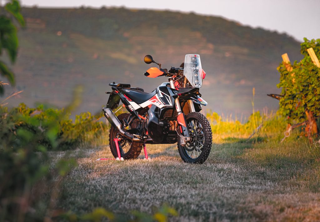 Complete rally kit for KTM 790/890 models - Cross-Country Adventures ...